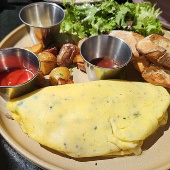 UBUNTU THE GREATEST NEIGHBORHOOD CAFÈ - Updated September 2024 - 1827 ...