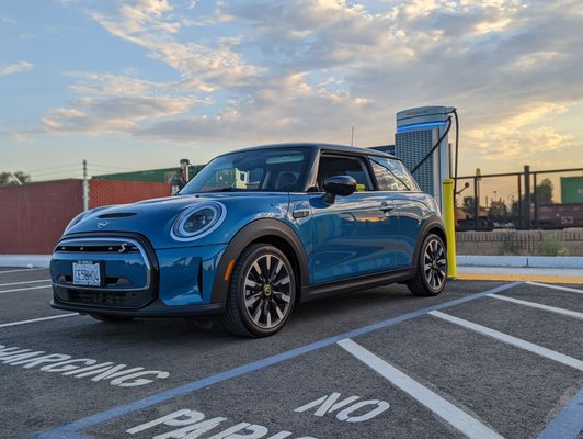 MINI OF DOWNTOWN LOS ANGELES - Updated November 2025 - 498 Photos ...