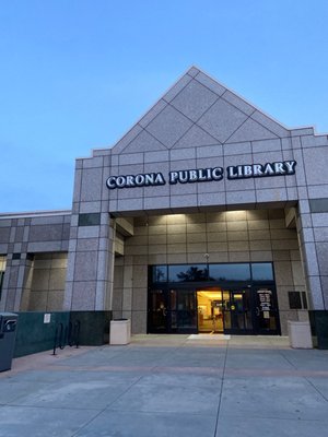 CORONA PUBLIC LIBRARY - 119 Photos & 78 Reviews - 650 S Main St, Corona ...