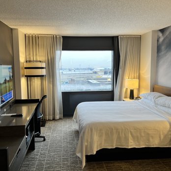 NEWARK LIBERTY INTERNATIONAL AIRPORT MARRIOTT - Updated December 2025 ...