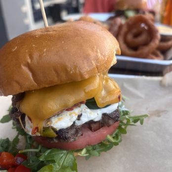 BURGER BENCH - Updated December 2025 - 2116 Photos & 2229 Reviews - 237 ...