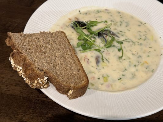 THE LOBSTER POT - Updated August 2025 - 19 Photos & 11 Reviews - 9-11 ...