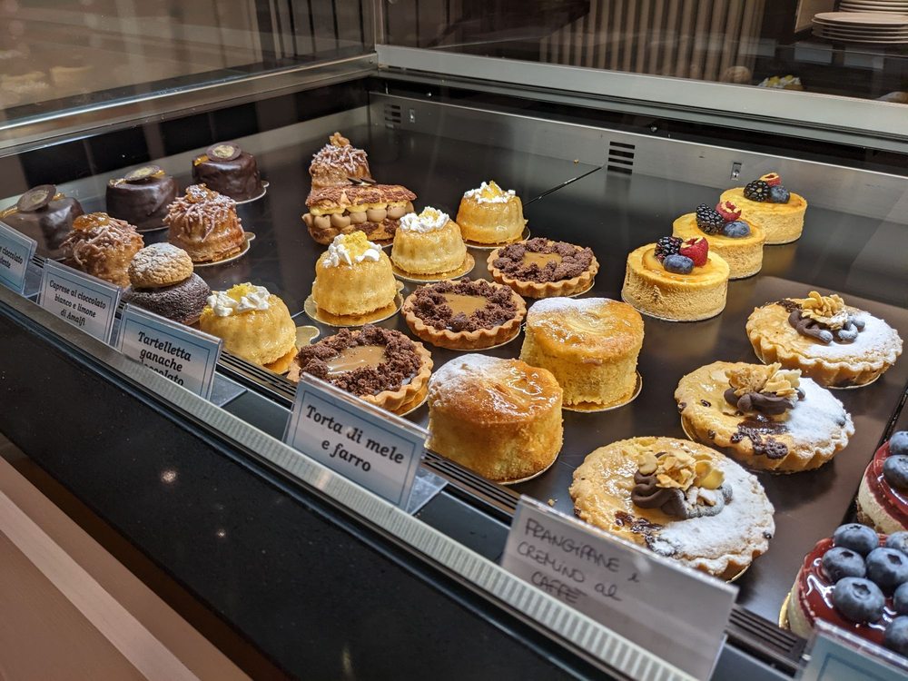 PASTICCERIA CASATTI - Via delle Foppette 2, Milano, Italy - Desserts ...