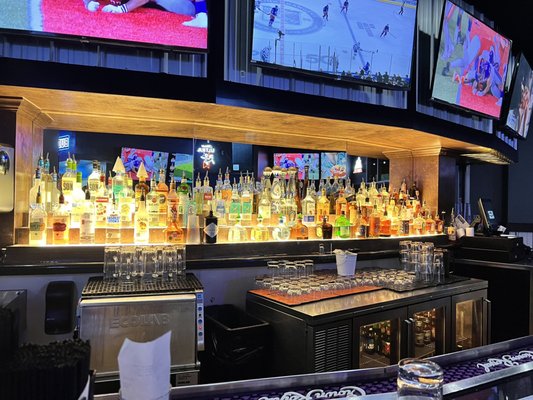 KNOCKOUT SPORTS BAR - Updated October 2025 - 36 Photos & 21 Reviews ...