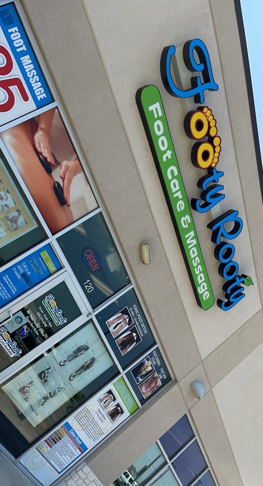 FOOTY ROOTY - Updated December 2025 - 16 Photos & 17 Reviews - 2802 W ...