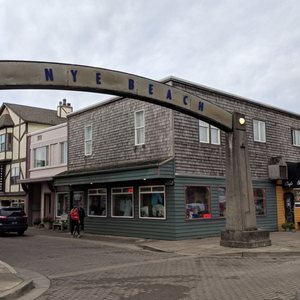 BARGE INN TAVERN - 74 Photos & 40 Reviews - Burgers - 358 SW Bay Blvd ...