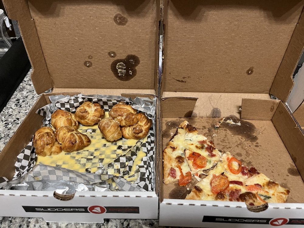 SLIDDERS PIZZA - 21 Photos & 44 Reviews - 9650 Universal Blvd, Orlando ...