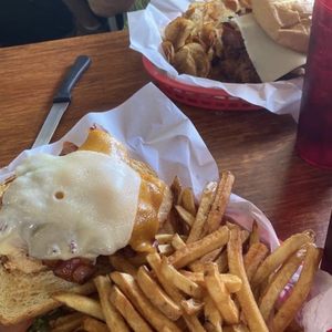 FAT CLARENCE’S PUB AND GRUB - 40 Photos & 35 Reviews - 1210 S Lincoln ...