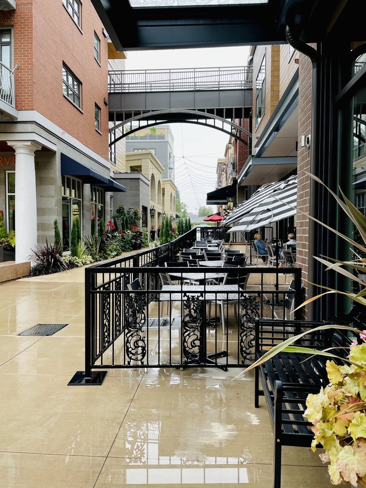 WOODIN CREEK VILLAGE - Shopping Centers - 13590 NE Village Square Dr ...