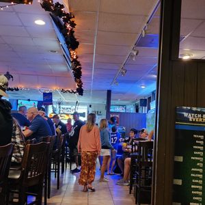 PACKY’S SPORTS PUB & GRILL - Updated April 2025 - 186 Photos & 177 ...