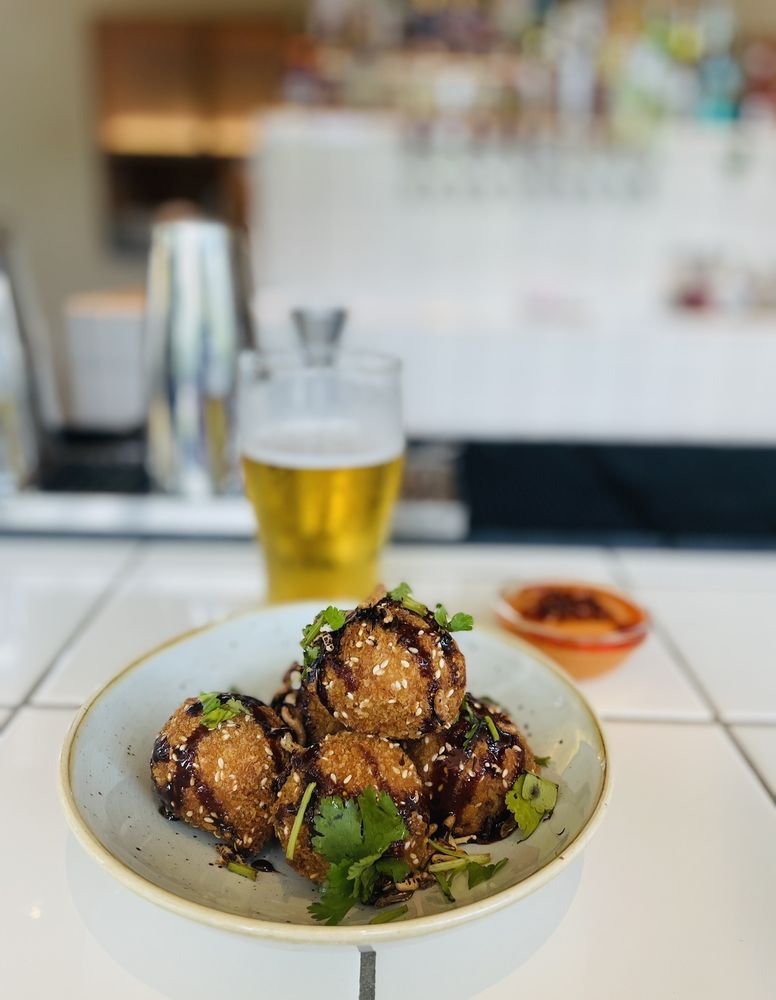 TWO HANDS - 688 Photos & 353 Reviews - 1011 South Congress Ave, Austin ...