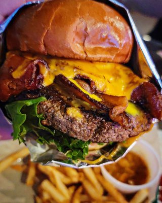 CHIEF’S BURGERS BREW & SPIRITS - Updated December 2025 - 257 Photos ...