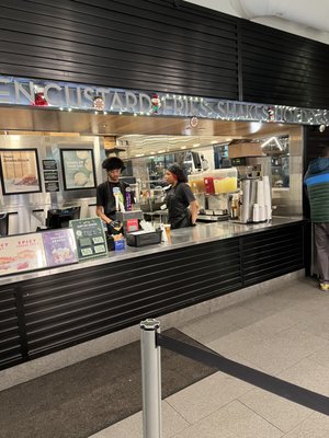 SHAKE SHACK UPPER WEST SIDE - Updated October 2024 - 1186 Photos & 2472 ...