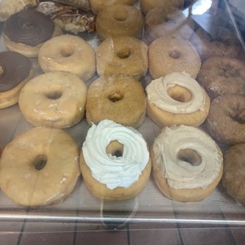 DELUISE BAKERY - Updated July 2024 - 212 Photos & 60 Reviews - 701 ...