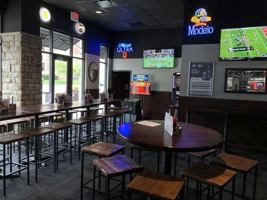 TANNER’S BAR & GRILL - 41 Photos & 73 Reviews - 3900 Rainbow Blvd ...