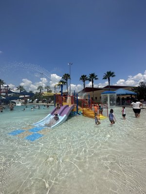 CITY OF OVIEDO AQUATIC CENTER - Updated October 2025 - 26 Photos & 25 ...