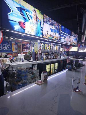 Q CLUB - Updated April 2026 - 115 Photos & 143 Reviews - 2362 N Oxnard ...