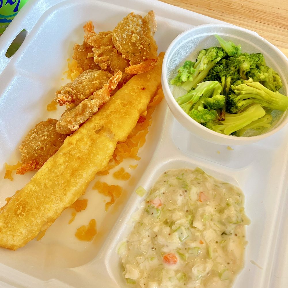 CAPTAIN D’S - Updated October 2025 - 29 W Derenne Ave, Savannah ...