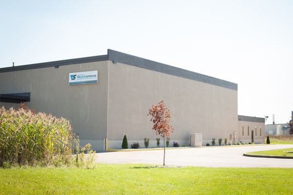 MICHIGAN TRUCK SPRING - Updated December 2025 - 29 Photos - 3649 Wolf ...