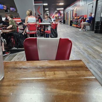 BOWLERO TAMPA BAY - Updated April 2025 - 24 Photos & 21 Reviews - 13109 ...
