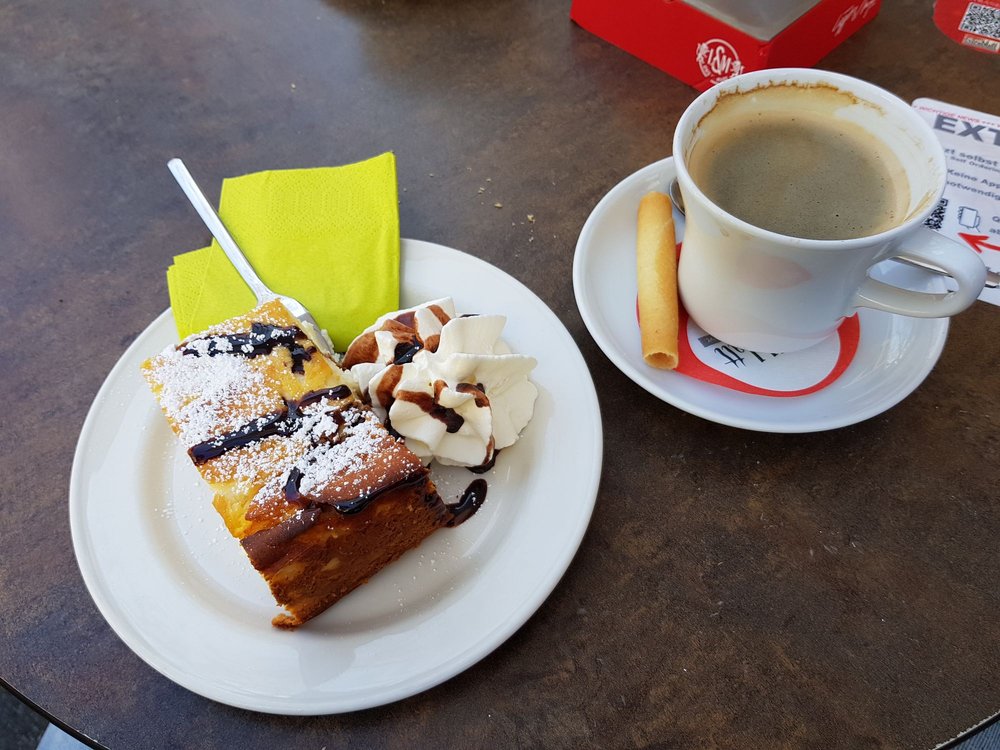 CAFÉ EXTRABLATT - Updated July 2024 - 41 Photos & 87 Reviews ...