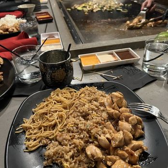 NARA SUSHI HIBACHI STEAKHOUSE Updated February 2025 315 Photos 229 Reviews 5656 W Maple Rd West Bloomfield Michigan Japanese Restaurant Reviews Phone Number Yelp