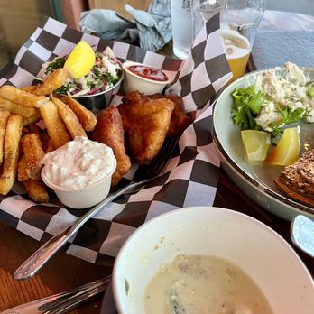 IRON BAY RESTAURANT & DRINKERY - Updated June 2025 - 417 Photos & 408 ...