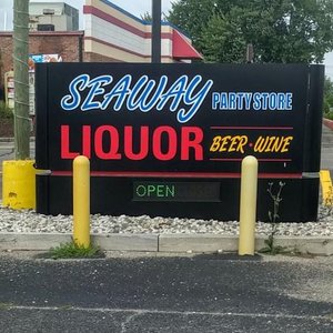 MEGA-BEV - Updated December 2025 - 14 Photos - 545 Lake Michigan Dr NW ...