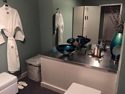 FLOATING KC - Updated March 2025 - 18 Photos & 26 Reviews - 7235 ...