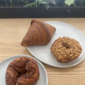 TEMPLE PASTRIES - Updated July 2024 - 875 Photos & 193 Reviews - 2524 S ...