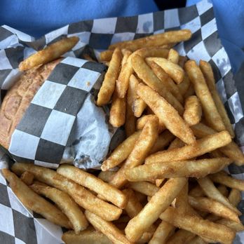 TWISTED BURGER DINER - Updated May 2025 - 61 Photos & 50 Reviews - 3142 ...