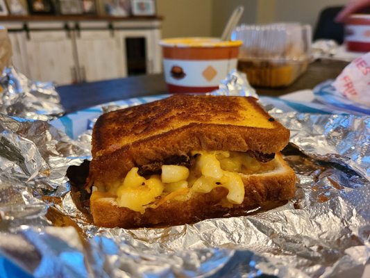 THE HAPPY GRILLED CHEESE - Updated June 2024 - 367 Photos & 169 Reviews ...