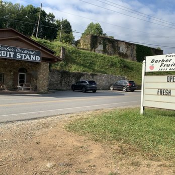 BARBER ORCHARDS FRUITSTAND - Updated October 2025 - 76 Photos & 70 ...