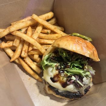 ROSCOE’S BAR & BURGERS - Updated June 2024 - 300 Photos & 116 Reviews ...