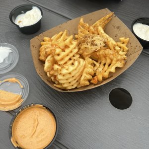 YINZER DOGS - Updated August 2025 - 1908 Penn Ave, Pittsburgh ...