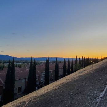 COMMUNICATIONS HILL GRAND STAIRCASE - Updated October 2025 - 172 Photos ...