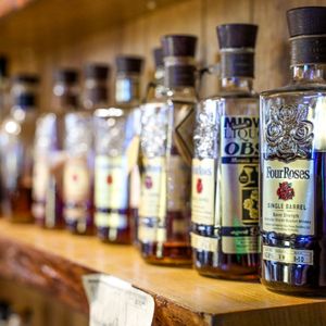 WELLS DISCOUNT LIQUORS - Updated May 2025 - 25 Photos & 54 Reviews ...