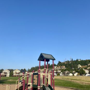 ALTAMONT PARK - Updated October 2025 - 34 Photos - 8901 SE Bristol Park ...