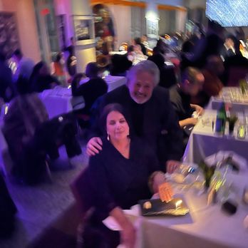 ROBERT - Updated May 2024 - 2229 Photos & 1078 Reviews - 2 Columbus Cir ...