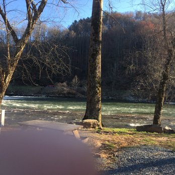 GRUMPY BEAR CAMPGROUND & RV PARK - Updated August 2025 - 79 Photos & 21 ...