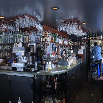 HI DIVE - Dive Bar at The Embarcadero & Bryant St, San Francisco ...