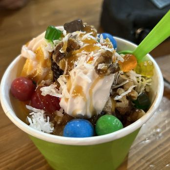 YO-BURGER - Updated July 2025 - 270 Photos & 315 Reviews - 3726 ...