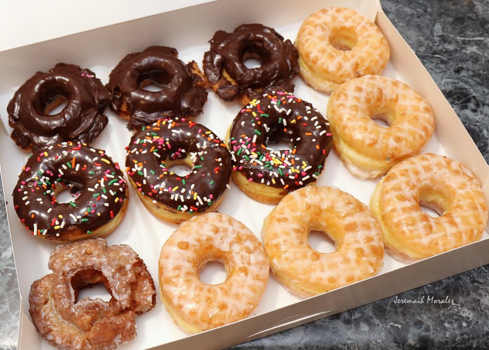 ROBIN’S SNOWFLAKE DONUTS & CAFE - 515 Photos & 196 Reviews - 4660 ...