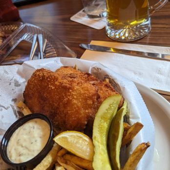 LYONS PUB - Updated September 2024 - 140 Photos & 233 Reviews - 16 S ...