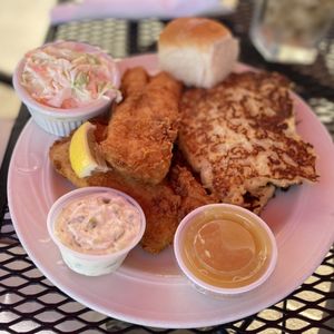 BOUNDARIES BAR & GRILL - 14 Photos & 35 Reviews - 3807 S Riverside Dr ...