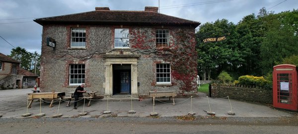 SEYMOUR ARMS - Yew Cl, Witham Friary, Somerset, United Kingdom - Pubs ...