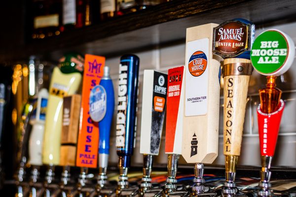 HOME TEAM PUB - 58 Photos & 32 Reviews - Sports Bars - 7990 Oswego Rd ...