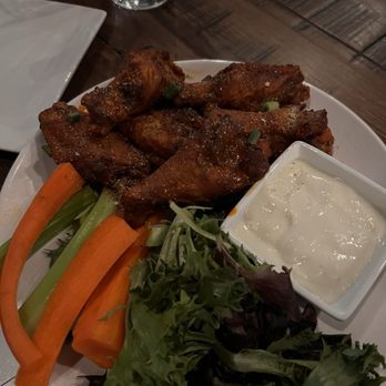 THREE ROSES TAVERN - Updated June 2025 - 54 Photos & 51 Reviews - 105 N ...