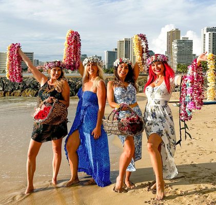 HONOLULU FLOWER LADY - Updated June 2024 - 34 Photos - 2330 Kalakaua ...