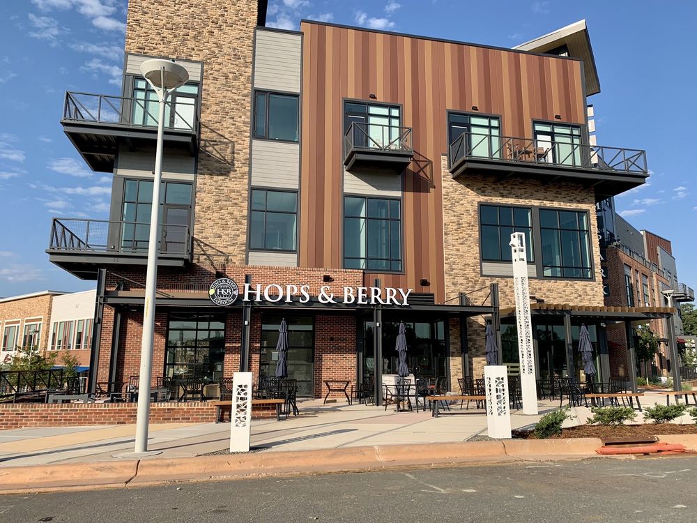 HOPS & BERRY TAPROOM - Updated October 2025 - 16 Photos & 17 Reviews ...